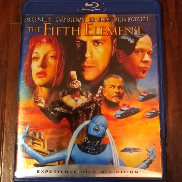 Columbia | Media | The Fifth Element On Bluray Bruce Willis | Poshmark